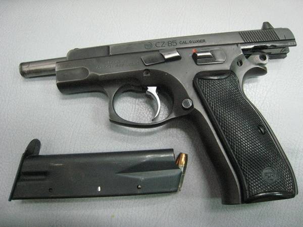 ใช้ CZ 85 ตามพระเอก “คนเหล็ก” - COP'S Magazine