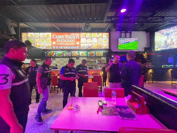 ตม กระบี่บูรณาการกำลังร่วมตรวจความเรียบร้อยสถานบันเทิงอ่าวนาง Cops
