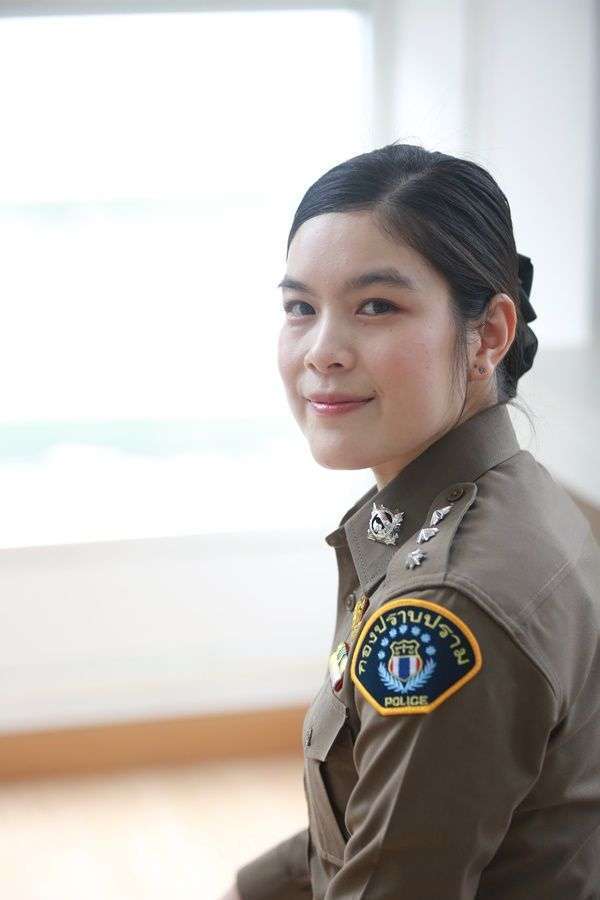ยังสนุกกับการเป็นตำรวจ Cops Magazine